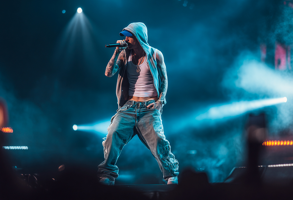 What Sagging Pants Really Say About You: History, Style & Social Perception